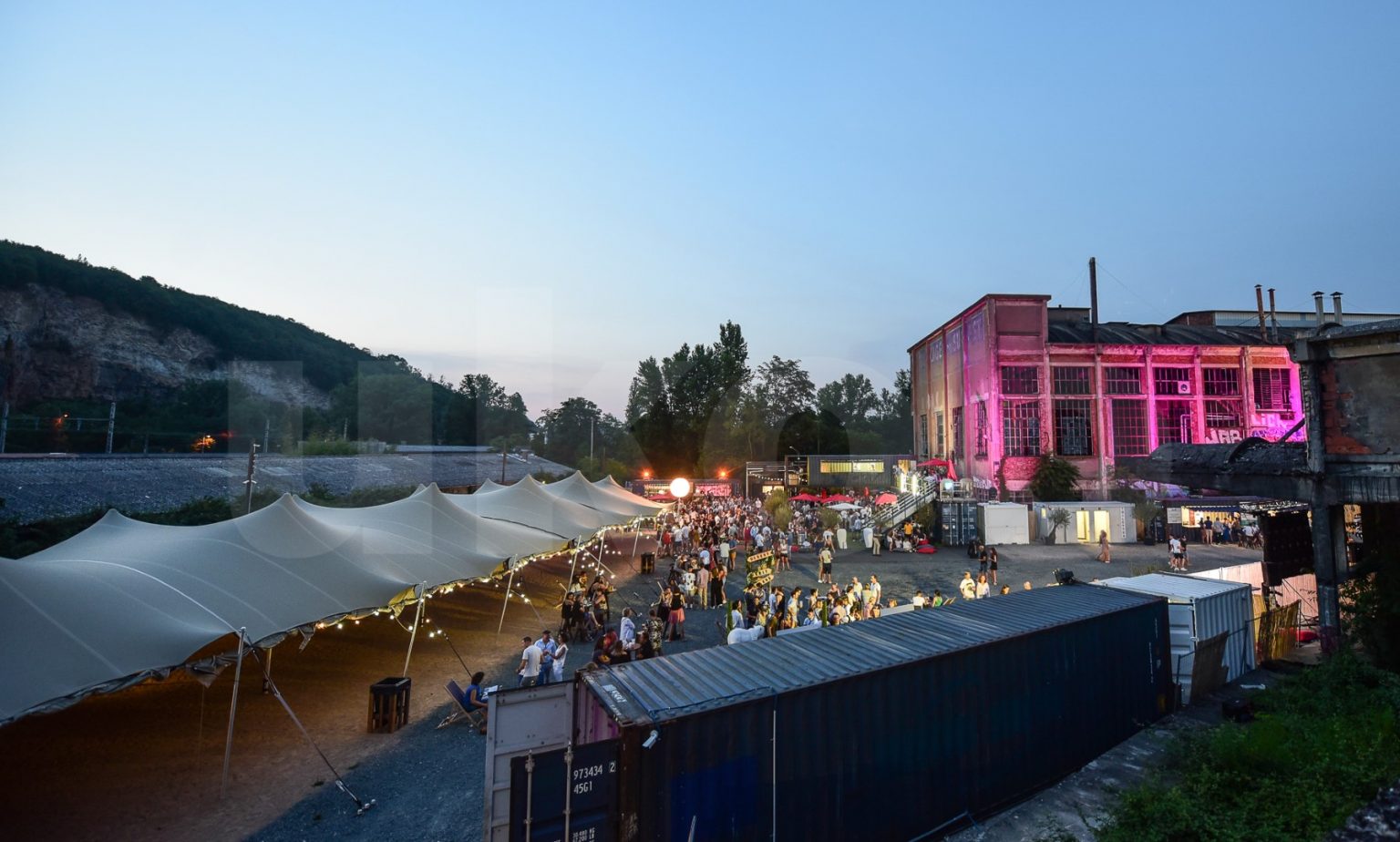 Namiot typu Stretch na imprezę publiczną